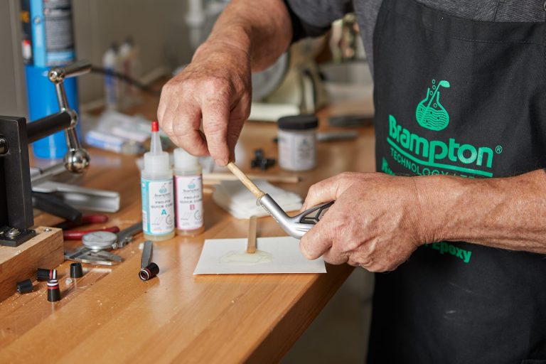 How To Correctly Use Epoxy Adhesives for Golf Club Repair